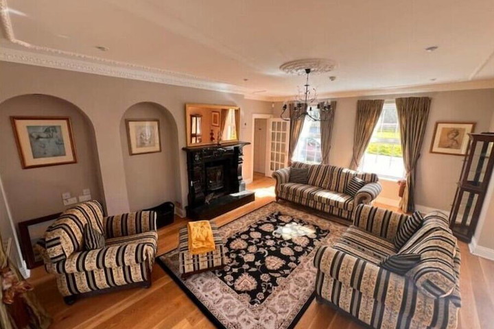 Private Gated Home, 5 Bed Rms/ensuite, Sleeps Ten. - Shannon