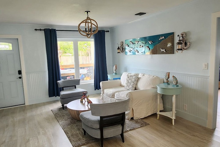 Boca Paradise!! Charming Pool House With A Lot Of Space! - Boca Raton, FL