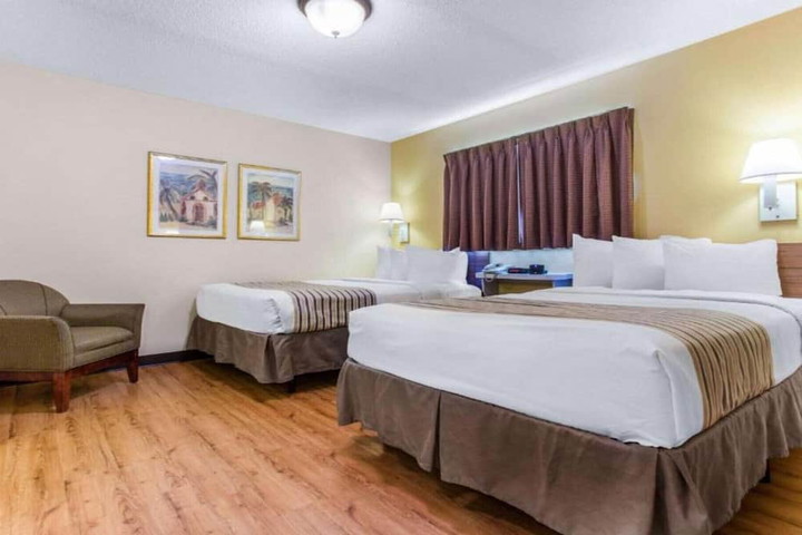 2 Full Beds|non-smoking, Kitchen - Myrtle Beach, SC