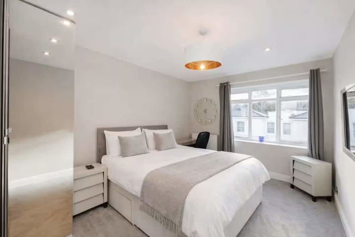Chelsea Home W/ Balcony Near King`s Road - Kingston upon Thames