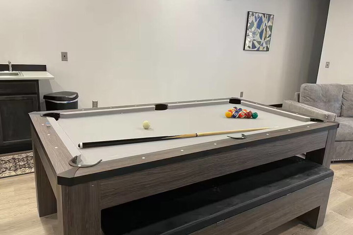Food Truck Court Bnb W/breakfast & Pool Table - Carlsbad, NM