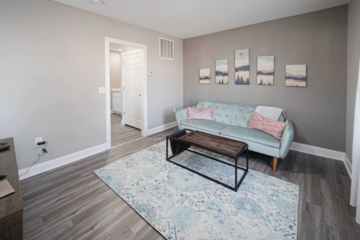 Delightful Airy Remodeled 1/1 - Evansville, IN