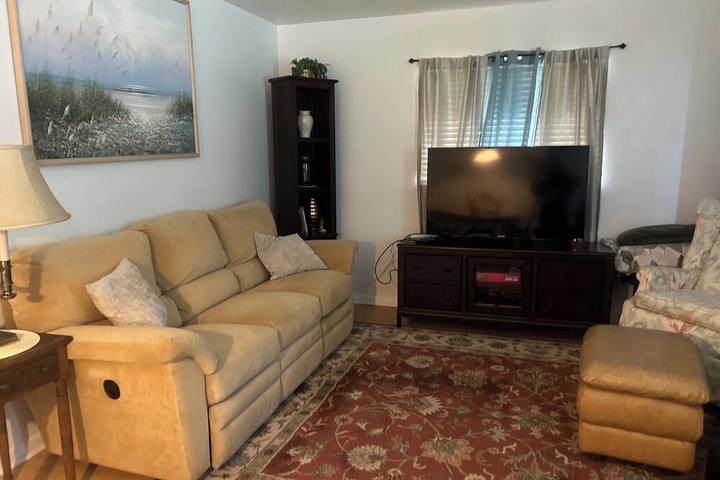 Clean And Cozy In Downtown Sebring - Sebring, FL