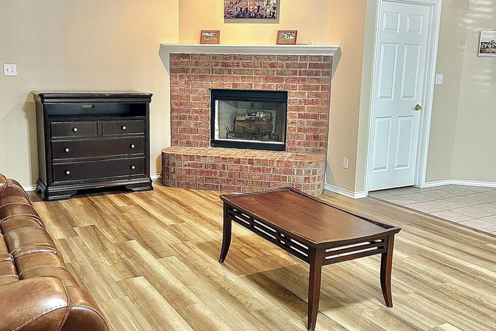 The French Quarter 3br2bh In The Heart Of Midland, Equipped For Extended Stays!! - Midland, TX