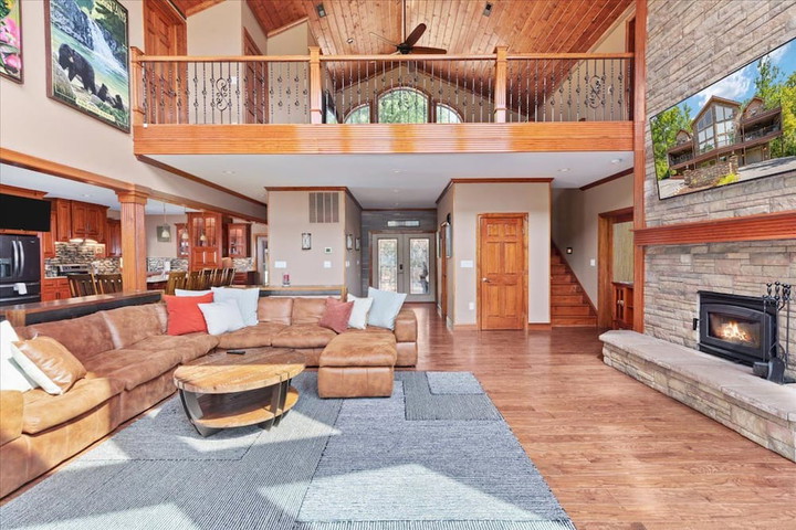 Exceptional Massanutten Lodge-magazine Worthy Backyard Oasis-hot Tub-decks-views! - Massanutten, VA