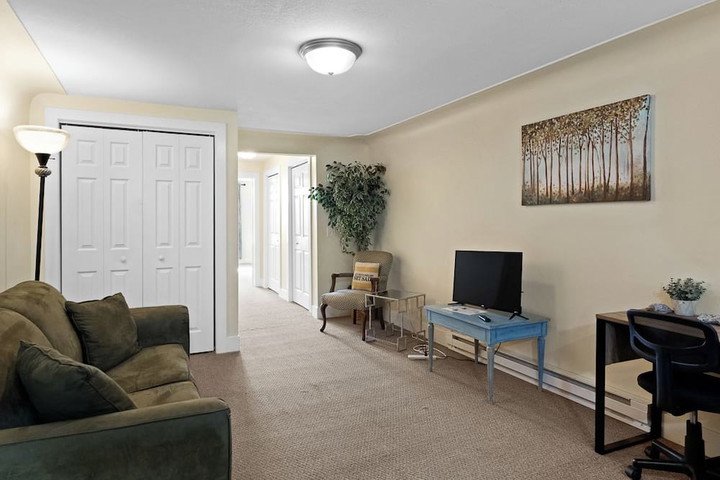 Downtown Condo In Ludington, Perfect For A Cozy Getaway! - Ludington, MI