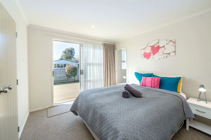 Red Robin, Martinborough - Martinborough