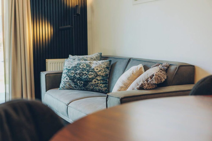 Enjoy A Luxury Holiday Home For 4 People Surrounded By The Forests Of The Veluwe, Complete With Modern Amenities, Air Conditioning And A Stylish Pergola For Ultimate Comfort. Unwind Completely In Your Own Private Hot Tub, The Perfect Way To Relax Aft - Deventer