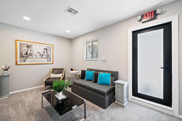Upgraded Lux Retreat Coconutcreek W/hottub&pool - Margate, FL