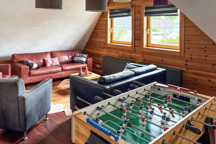 5 Bedroom Cozy Home In Kropswolde - Groningen