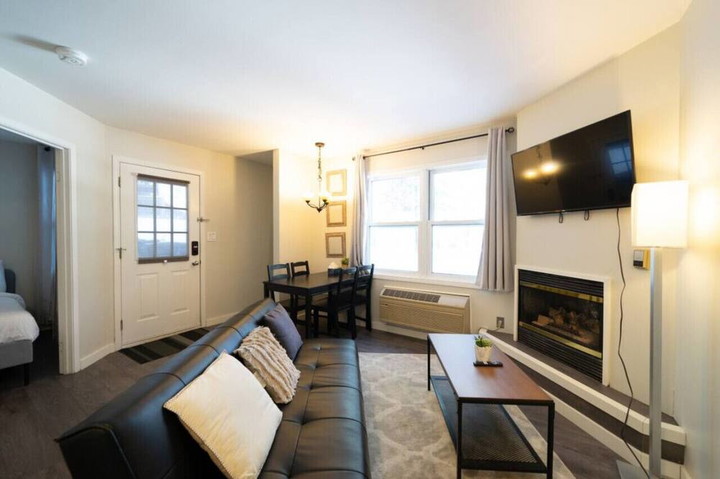 Rare Muskoka Chalet Suite - B5 - Ontario 60