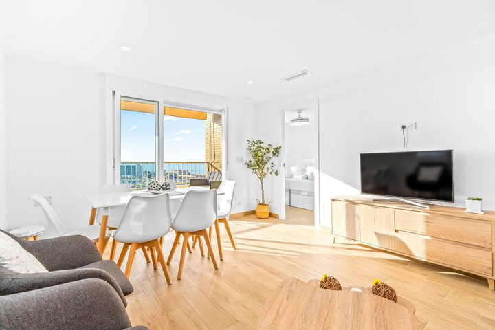 Apartamento 'Sunflower Avenida' Con Vistas Al Mar, Balcón Y Wi-fi - Santa Pola