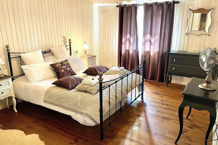 Holiday Lettings Beech Lodge 6 Bed Luxury - Derby, UK