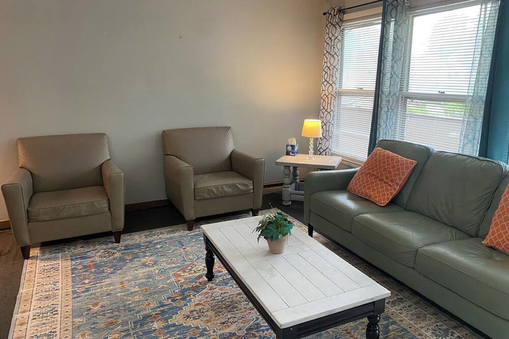Cozy West Side Apartment - Springfield, IL