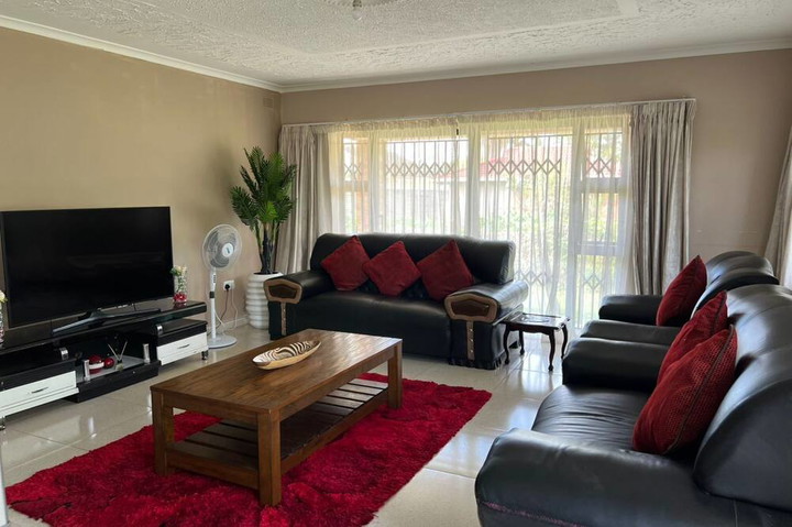 Elegant 3-bed Cottage, Shared Pool, Prime Location - Harare