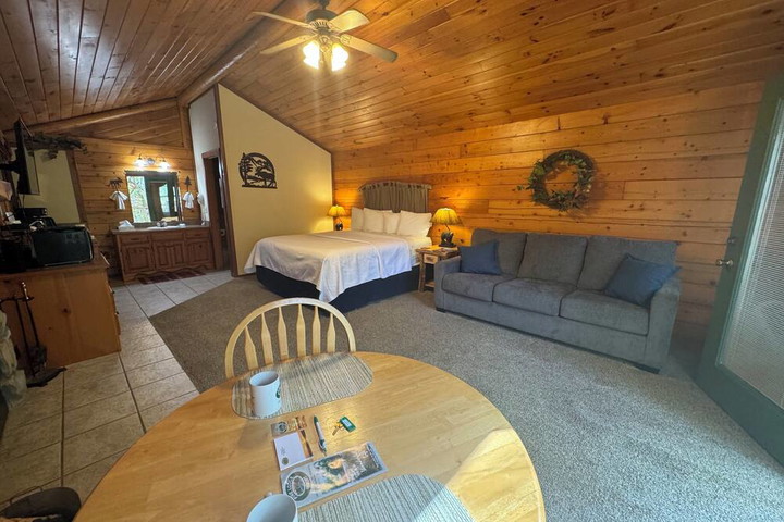 4 Moose Lodge Romantic Log Cabin In The Woods. Hot Tub & Wood Burning Fire Place - Disney