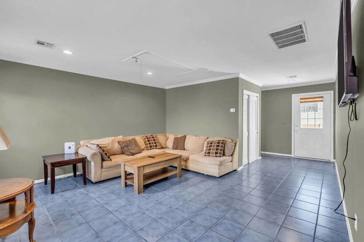 Beachside 1br Retreat, 1 Block From The Beach - Toms River, NJ