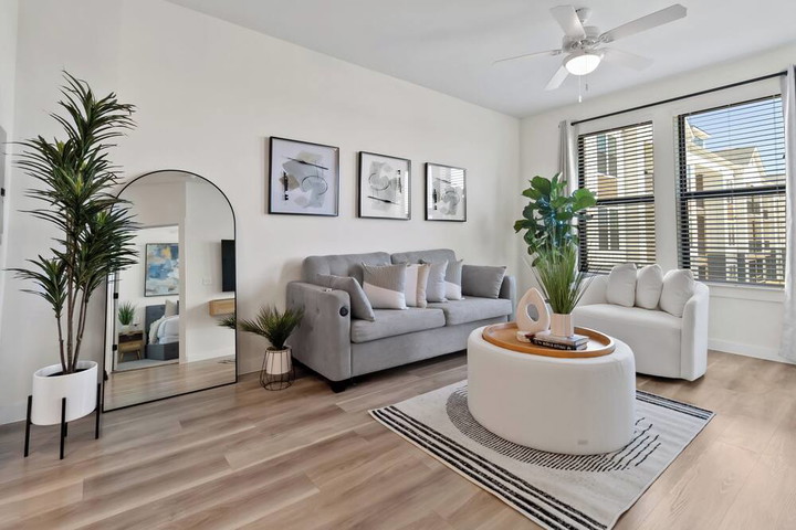 Beautiful Pool Front Apartment, New Braunfels/gruene, Tx - New Braunfels, TX