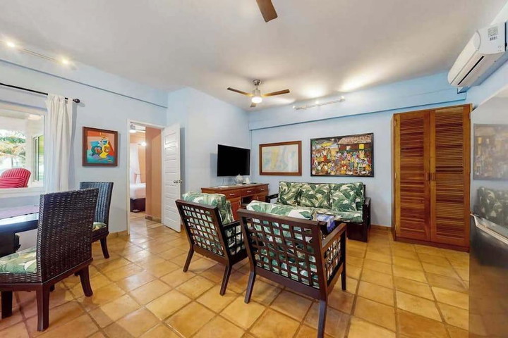 Tranquil Ocean-view Escape With Shared Pool, Beach Access, Ac, & Free Wifi - Placencia