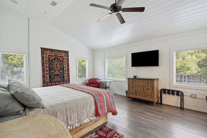 Folly Vacation 620 Three Bedroom Home, One Block To The Beach And Pet Friendly - Folly Beach, SC