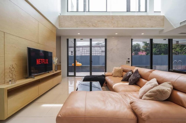 Ekkamai Villa Sleeps 12 With Cinema -