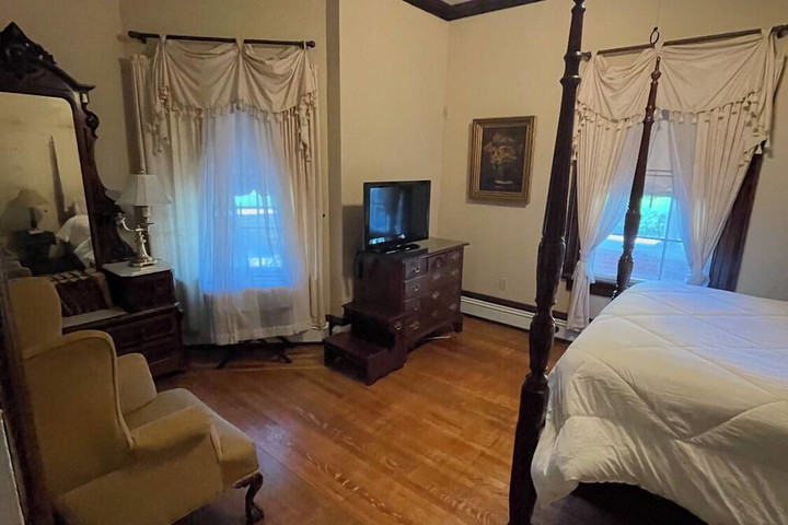 Charming 1-bedroom With Full Kitchen Charles Newhall House By Brownuniversity - Warwick, RI