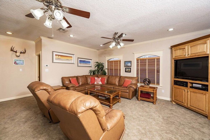 Riverfront Home W/ Fishing Pier, Minutes To Beach - Matagorda, TX