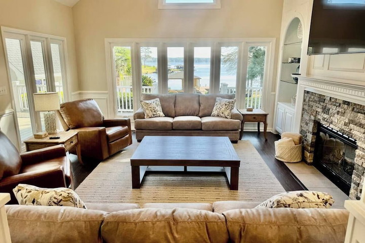 Lakefront Retreat With Pool And Room For Everyone! - Milledgeville, GA