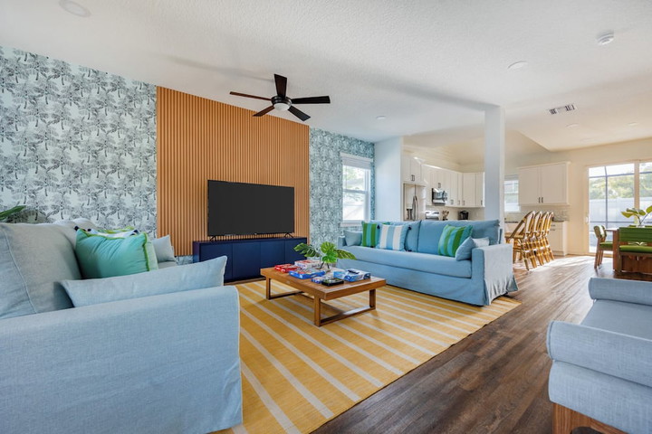 Luxury Tampa Heights Pool Home Retreat W/ Hot Tub & Arcade Game Room - Tampa, FL