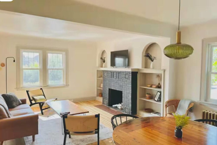 New London Loft | Stylish Lakeside Retreat - Duluth, MN
