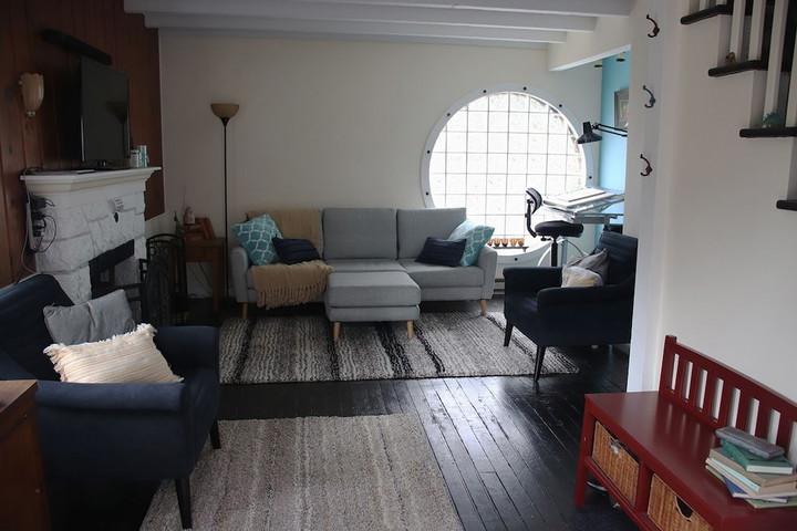 Downtown Beach Cottage - Clean, 2 Bed/2bath - Dog Friendly-3 Blks From Beach. - Cannon Beach, OR