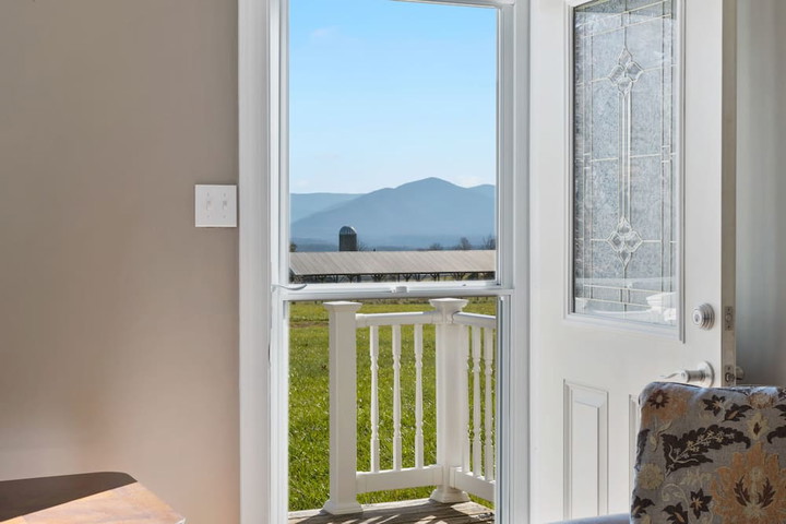 Home At The Foot Of Massanutten! Only 3 Minutes From The Water Park - Massanutten, VA