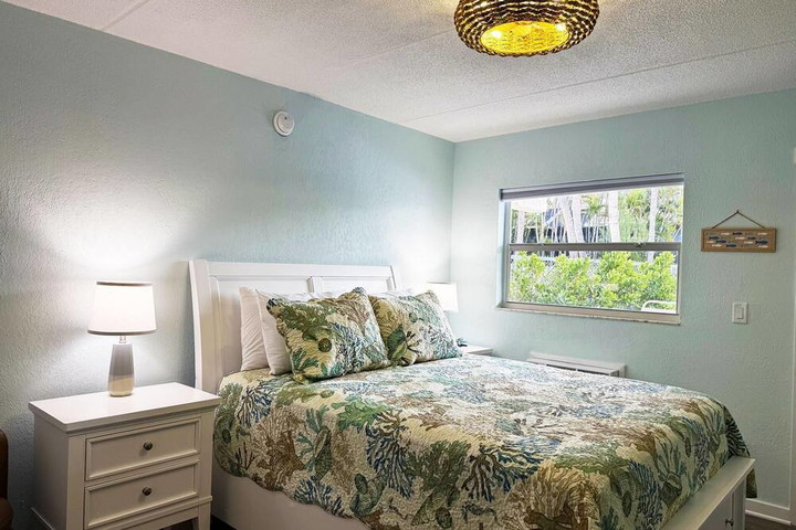 Venice Villas Studio - Beachside Haven - Venice, FL