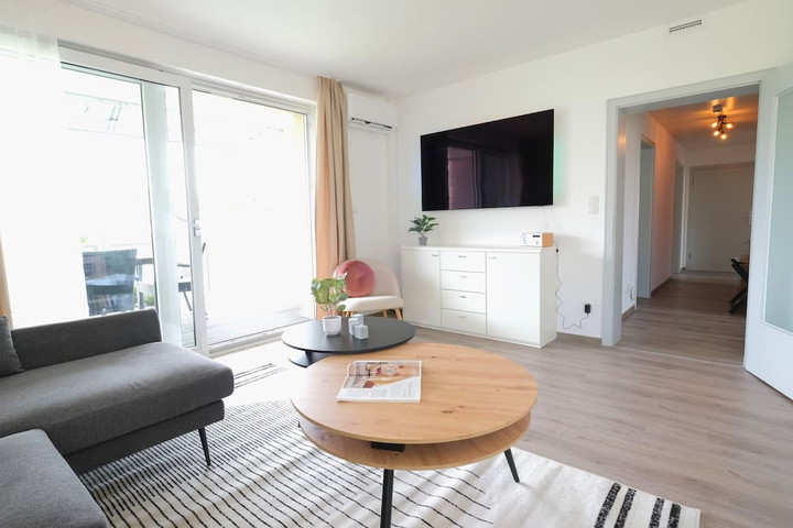 Helle Ferienwohnung Mit Großer Küche Und Parkplatz - Regensburg