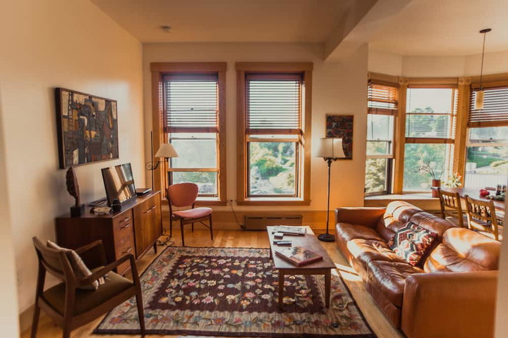 Contemporary Apartment In Historic 1895 Building - Vermont