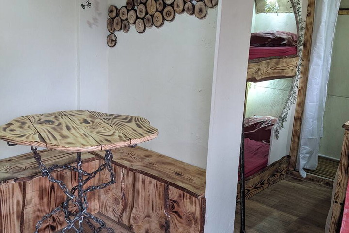 La Maison De Hobbit Au Milieu De La Forêt - Coucouron