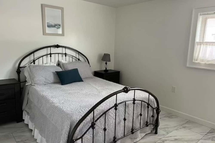 The Everett Suite Above Dolce, Bryson City, Walk To Restaurants And Gsmrailroad - Bryson City, NC