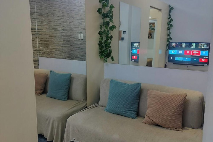 Cozy Quezon City Condo With Private Pool W Elevator Access - Quezon City