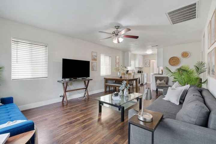Travel Haven | Great Location | Quiet Area - Downey, CA