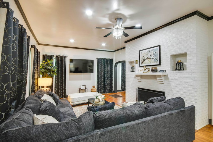 Family-friendly Retreat W/ Fireplaces In Greenwood - Greenwood, MS