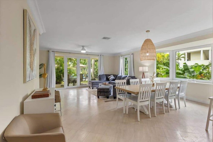 Large 4bdr/family/pool/location/atlantis Unit 5 - Nassau