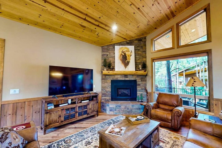 Pristine Torreon Cabin, Sleeps 6 - Show Low, AZ