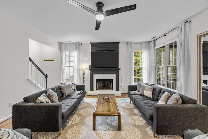 Stunning 5 Bedroom/3 Bath Home In Hope Valley Farm - Durham, NC