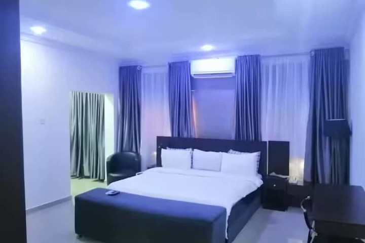 Charming Master Suite 24hr Power & Wifi - Lagos
