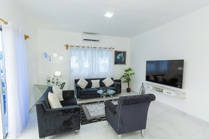 Modern & Elegant 3 Bedrs With Pool/guest Friendly/close To Everything - Puerto Plata