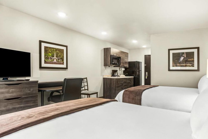 2 Rooms For Big Groups | Free On-site Parking! | Near Hijinx: The Funtivity Spot - 존즈버러