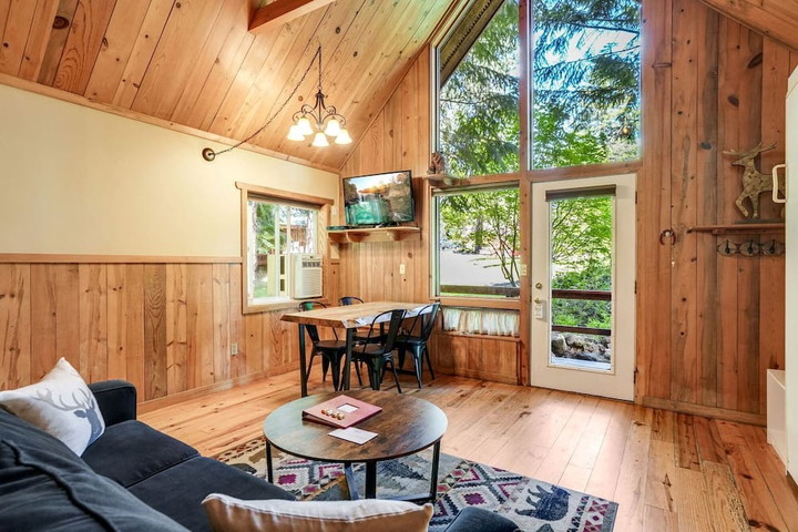 Cozy Cabin Rental With Amazing Hiking And Skiing In The Cascades, Washington - Trout Lake, WA
