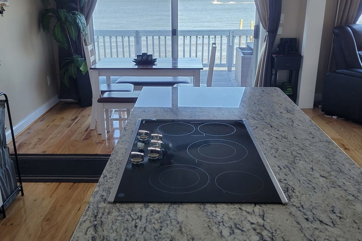 Annapolis Cozy Beachfront/waterfront W/chesapeake Bay Bridge View - Annapolis, MD
