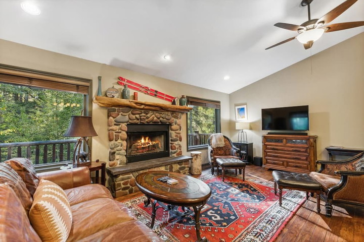 Close To State Park | Hot Tub | Firepit - Whitefish, MT