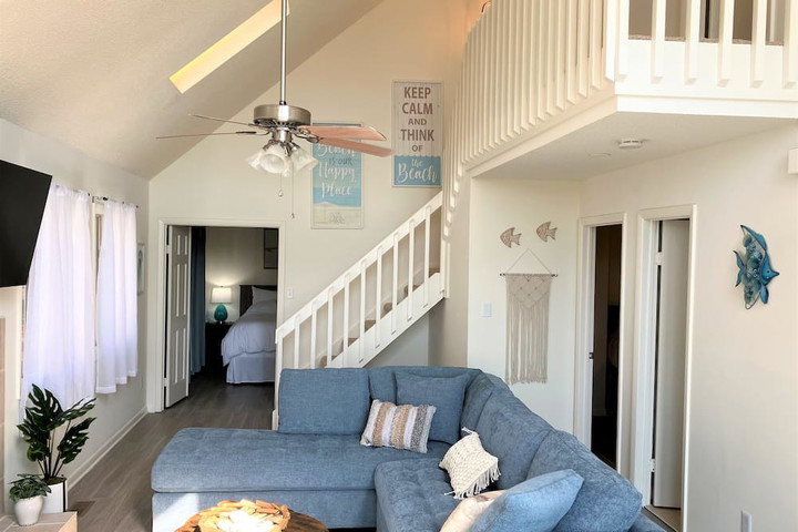 Surfside Beach Cottage- Steps From Virginia Beach Boardwalk! - Virginia Beach, VA